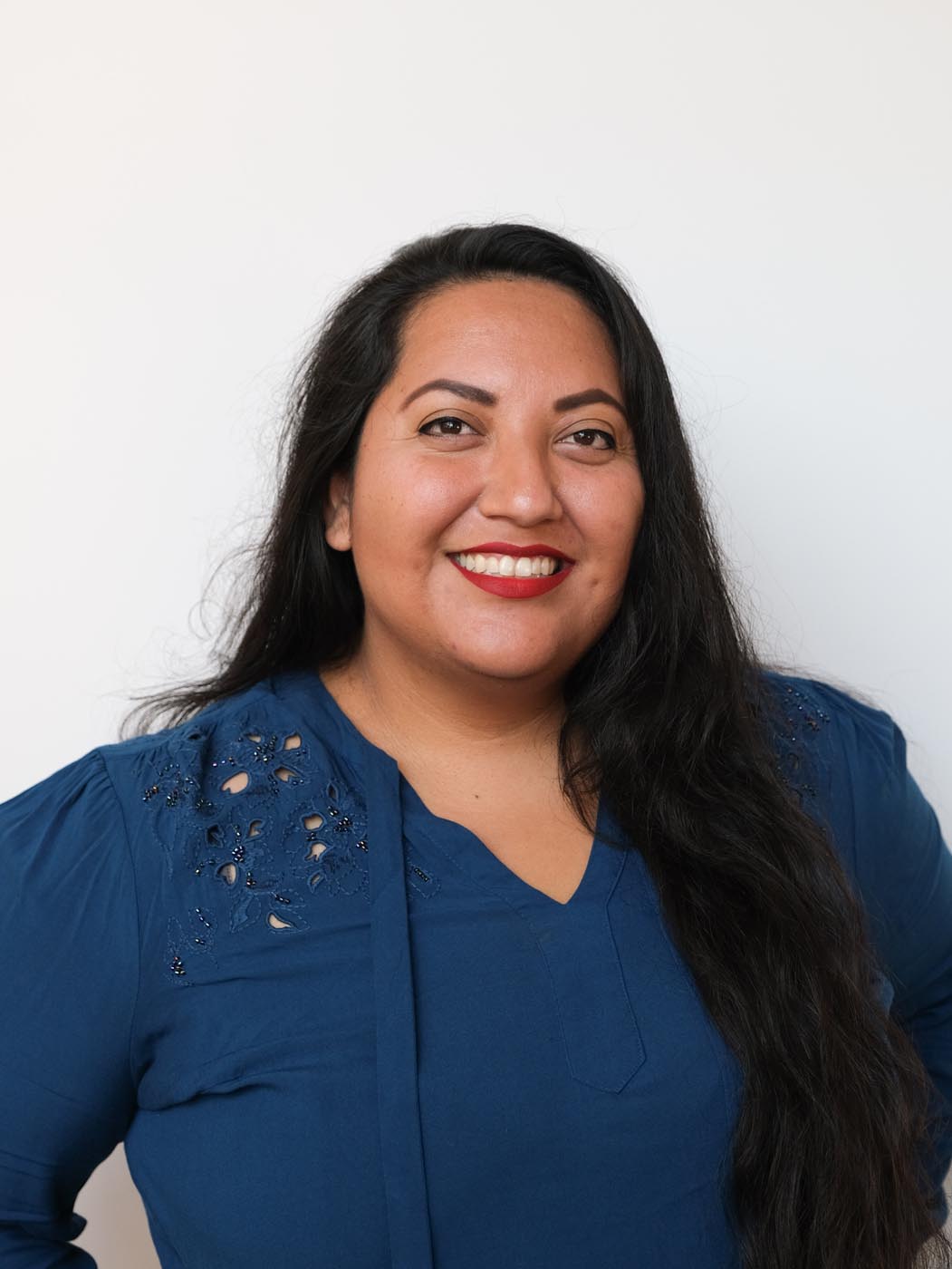 Anabel Hernandez-Mejia challenges incumbent in Position 3 Woodburn ...