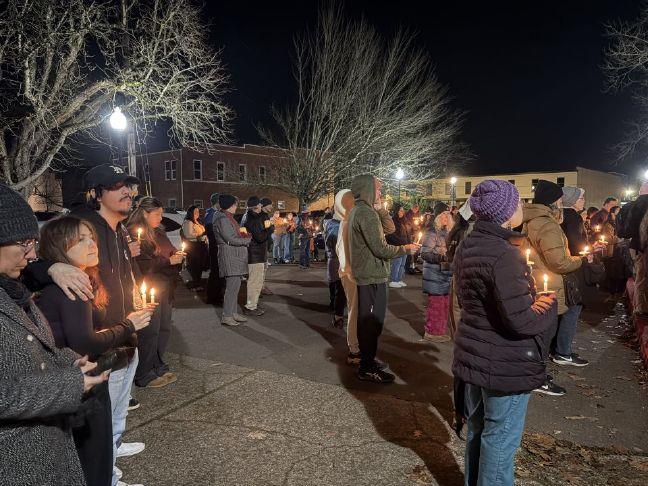 Woodburn residents mourn Minneapolis woman killed by ICE, call for ...